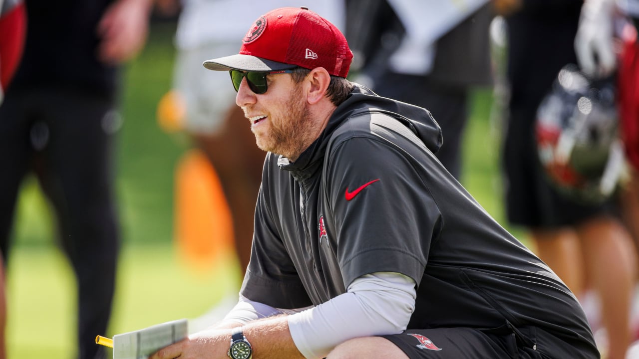 Buccaneers Sign Offensive Coordinator Liam Coen to New Deal - Bucs Report